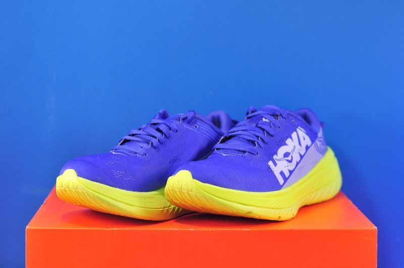 Кросівки Hoka One One Carbon X 💛 ціна: 2 199 грн. 💙 Купити у Києві