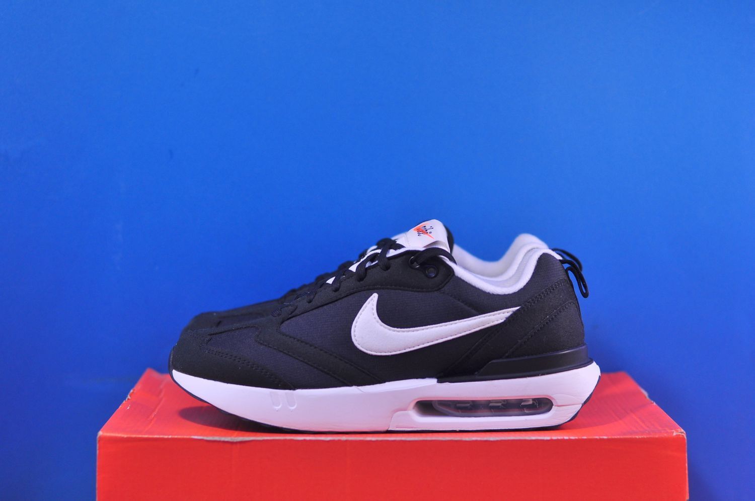 Кросівки Nike Air Max Dawn 💛 ціна: 2 499 грн. 💙 Купити у Києві