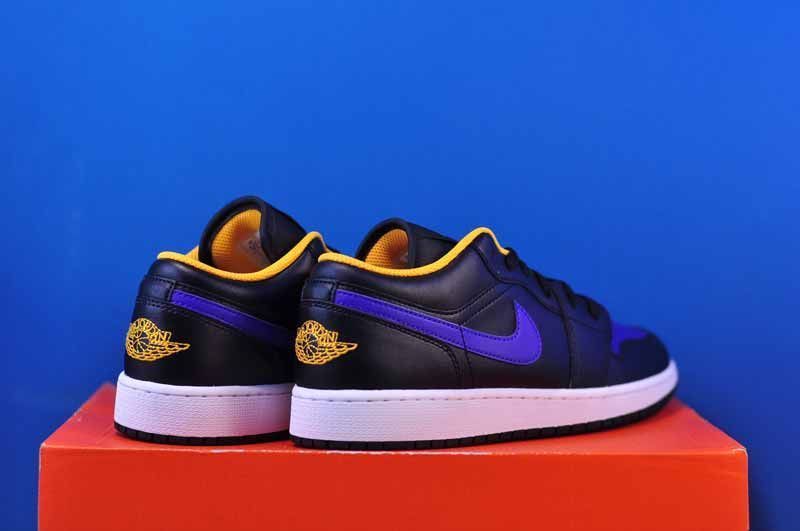 Кросівки Nike Air Jordan 1 Low Lakers 💛 ціна: . 💙 Купити у Києві